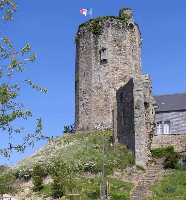 PRÉSENTATION DE LA VILLE - Bricquebec en Cotentin